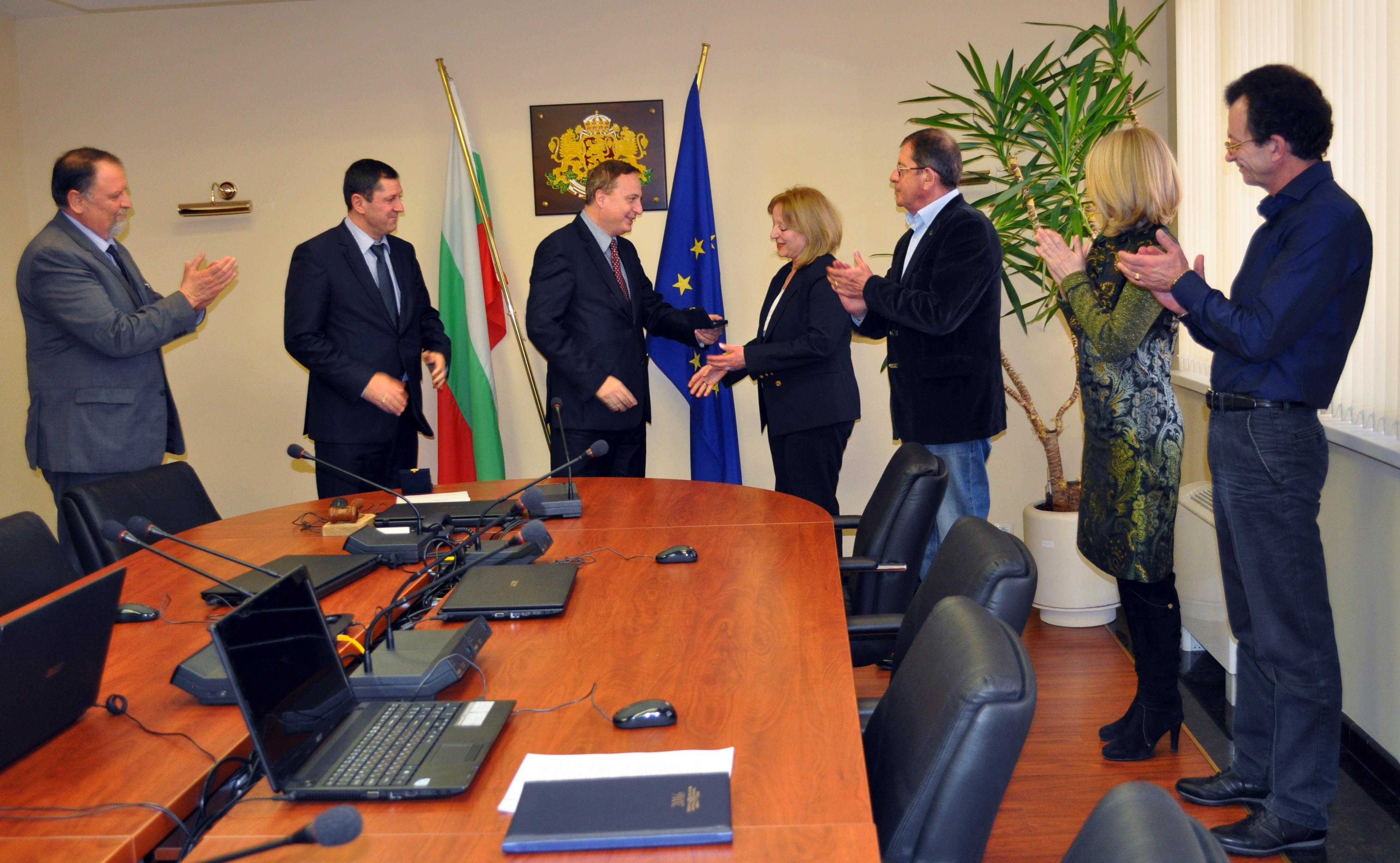 Юбилейни медали за членове на предходни екипи на Сметната палата ...